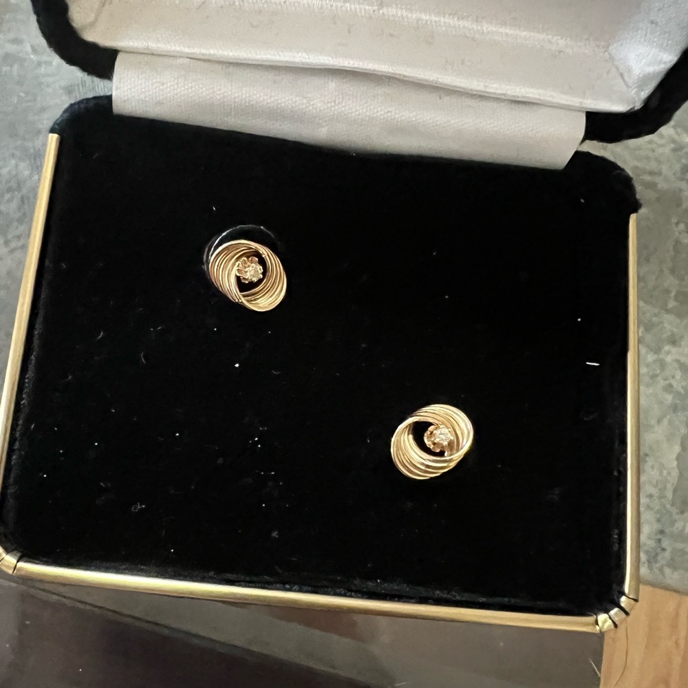 14 K Solid Gold With Natural Diamonds Stamped And Tes… - Gem